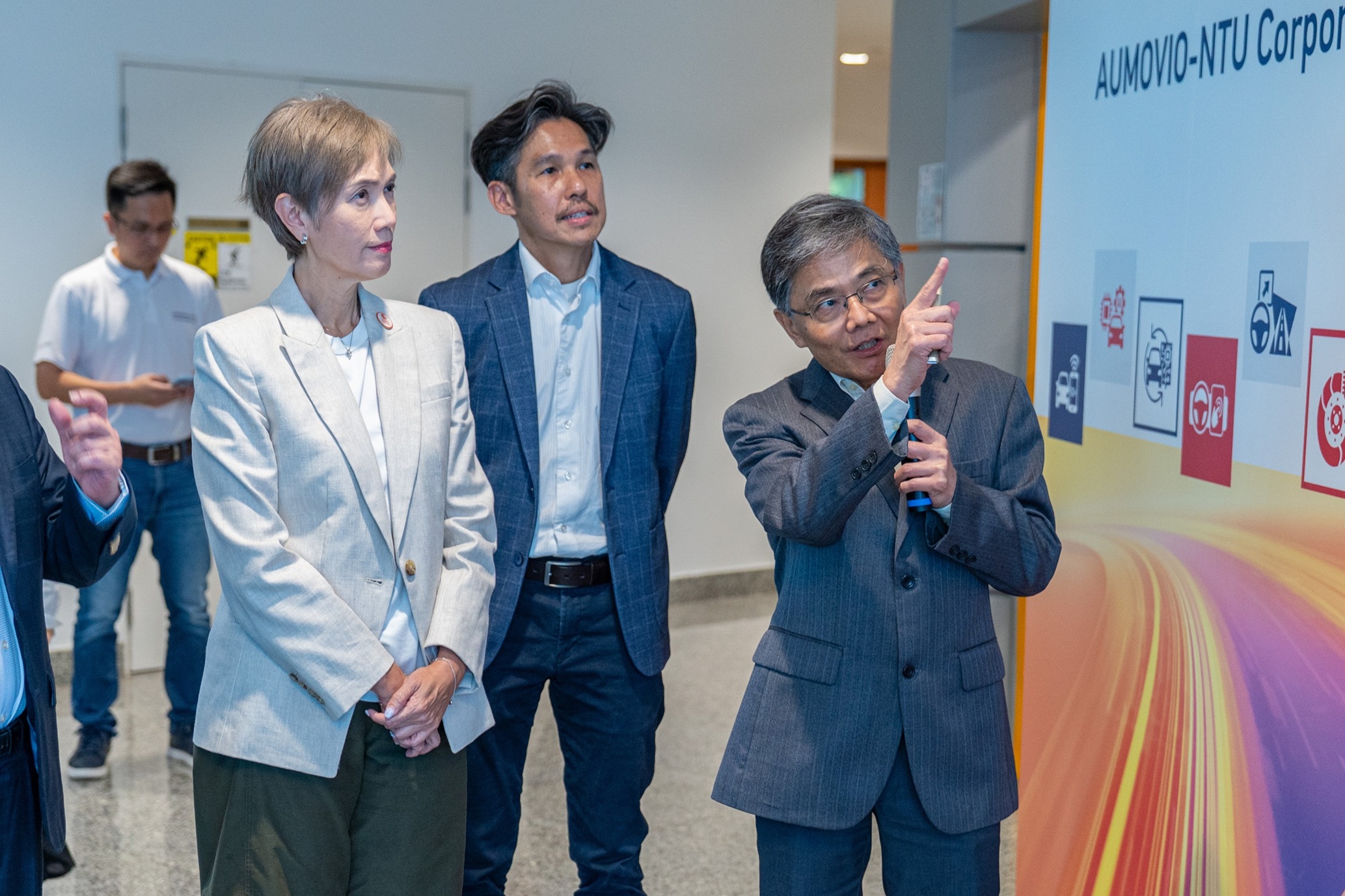 Media coverages for the AUMOVIO-NTU Corporate Lab launch | AUMOVIO-NTU ...