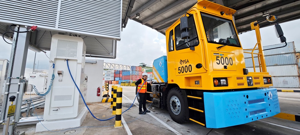 Dehydrogenation demonstration begins for green heavy vehicles | NTU Singapore