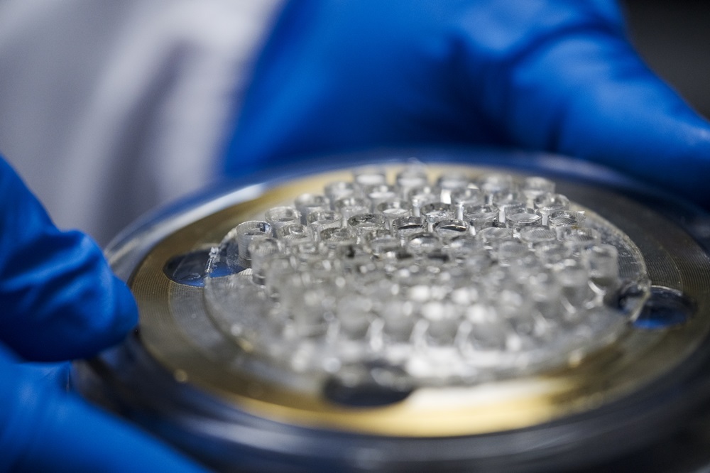 Smart reusable adhesive brings us one step closer to Spider-Man | NTU ...