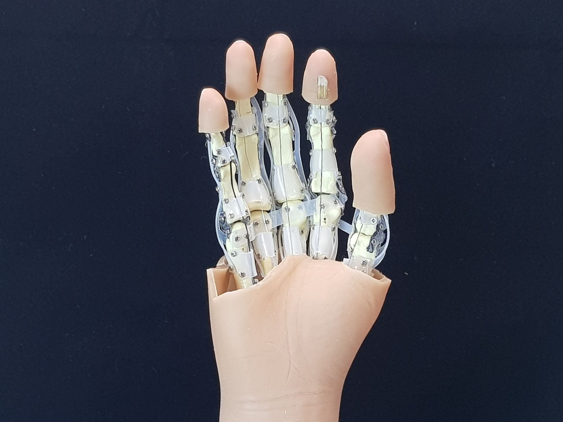 Getting a grip on humanoid hands | Research | NTU Singapore