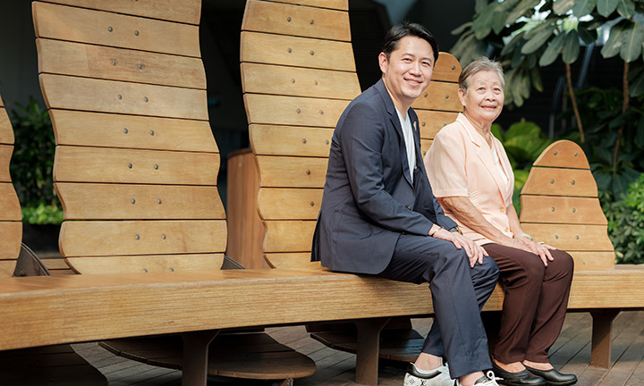 A helping hand to relieve financial stress | Alumni | NTU Singapore