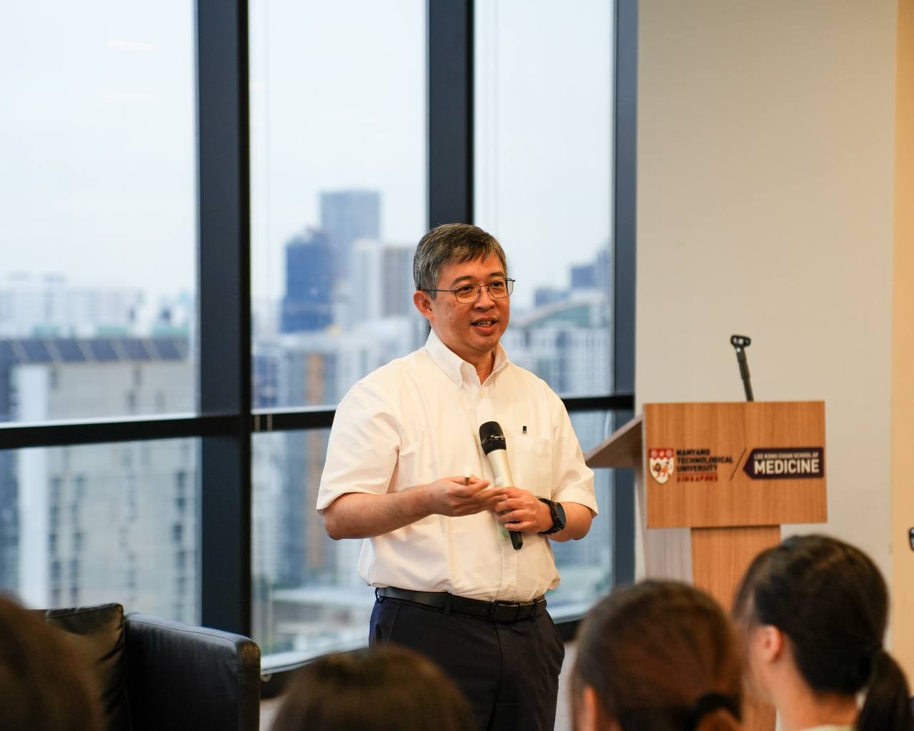 Fireside Chat with Professor Kenneth Mak Inspires LKCMedicine Students ...