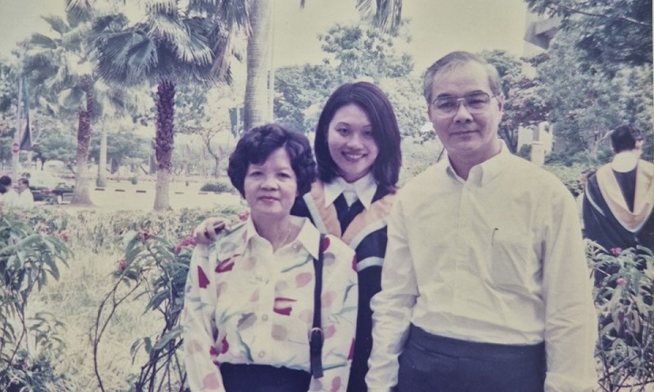 She graduated into a financial crisis. Today she runs Shiseido Asia ...